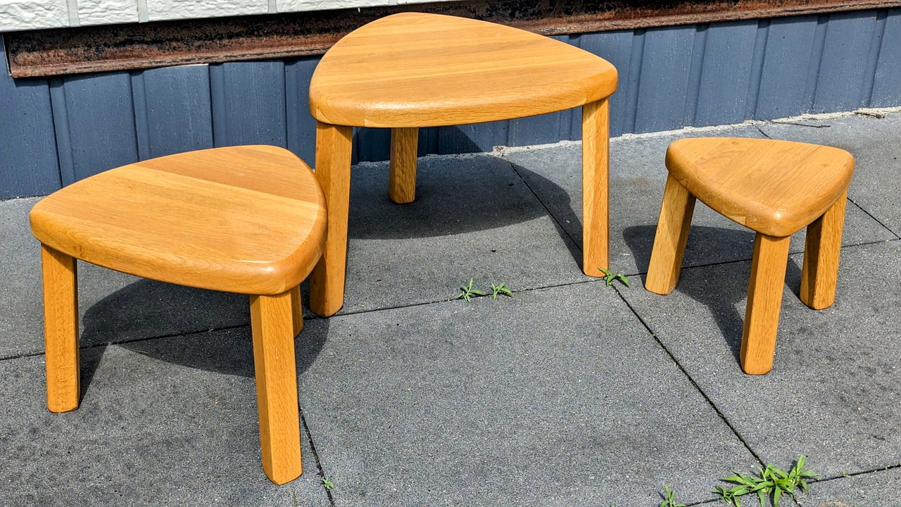3x Brutalist triangular Side tables | €125 | Whoppah