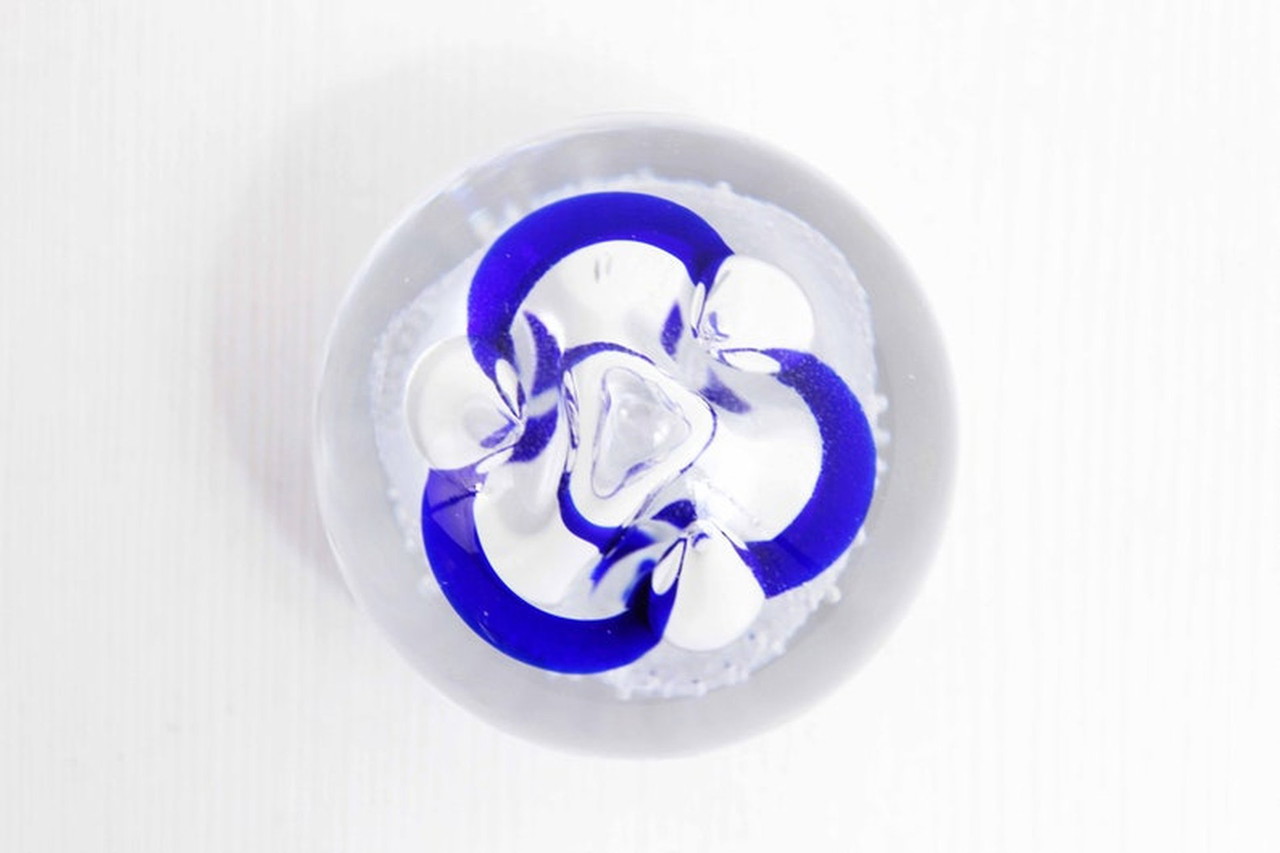 Jablonski crystal sulphide paperweight | €45 | Whoppah