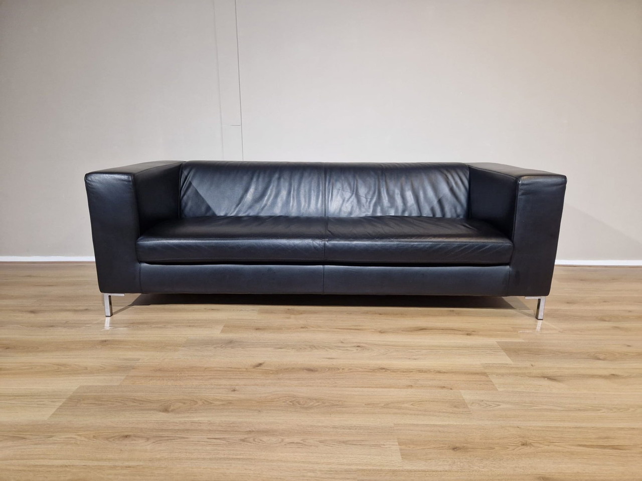Molinari 3 seater Sofa Black Leather Italian Design | €995 | Whoppah