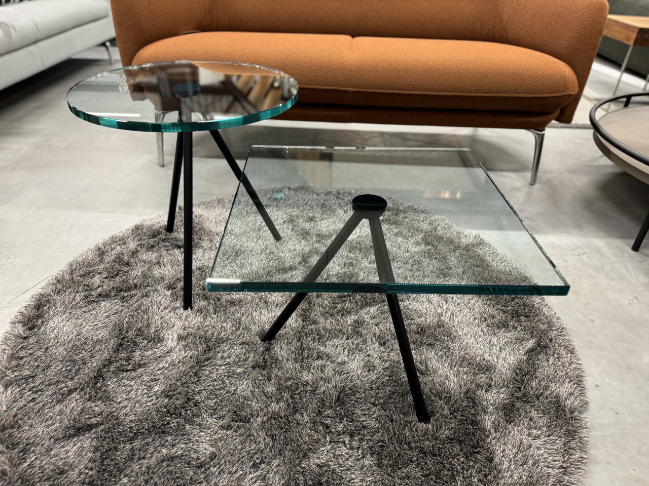 2 Beek Maupertuus Coffee Table Set Glass Black 50cm | €985 | Whoppah