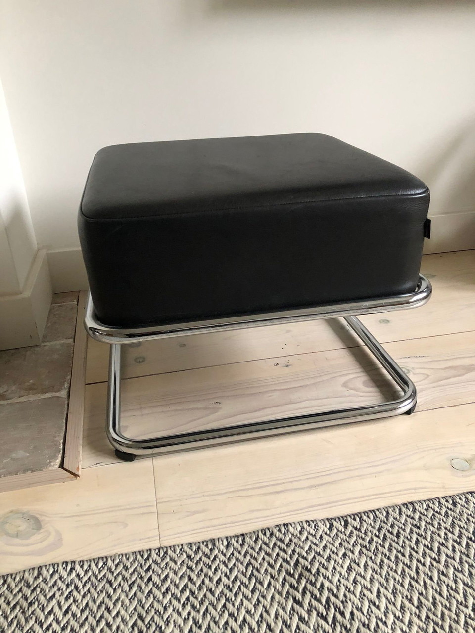Gispen Classics Hocker Leather | €350 | Whoppah