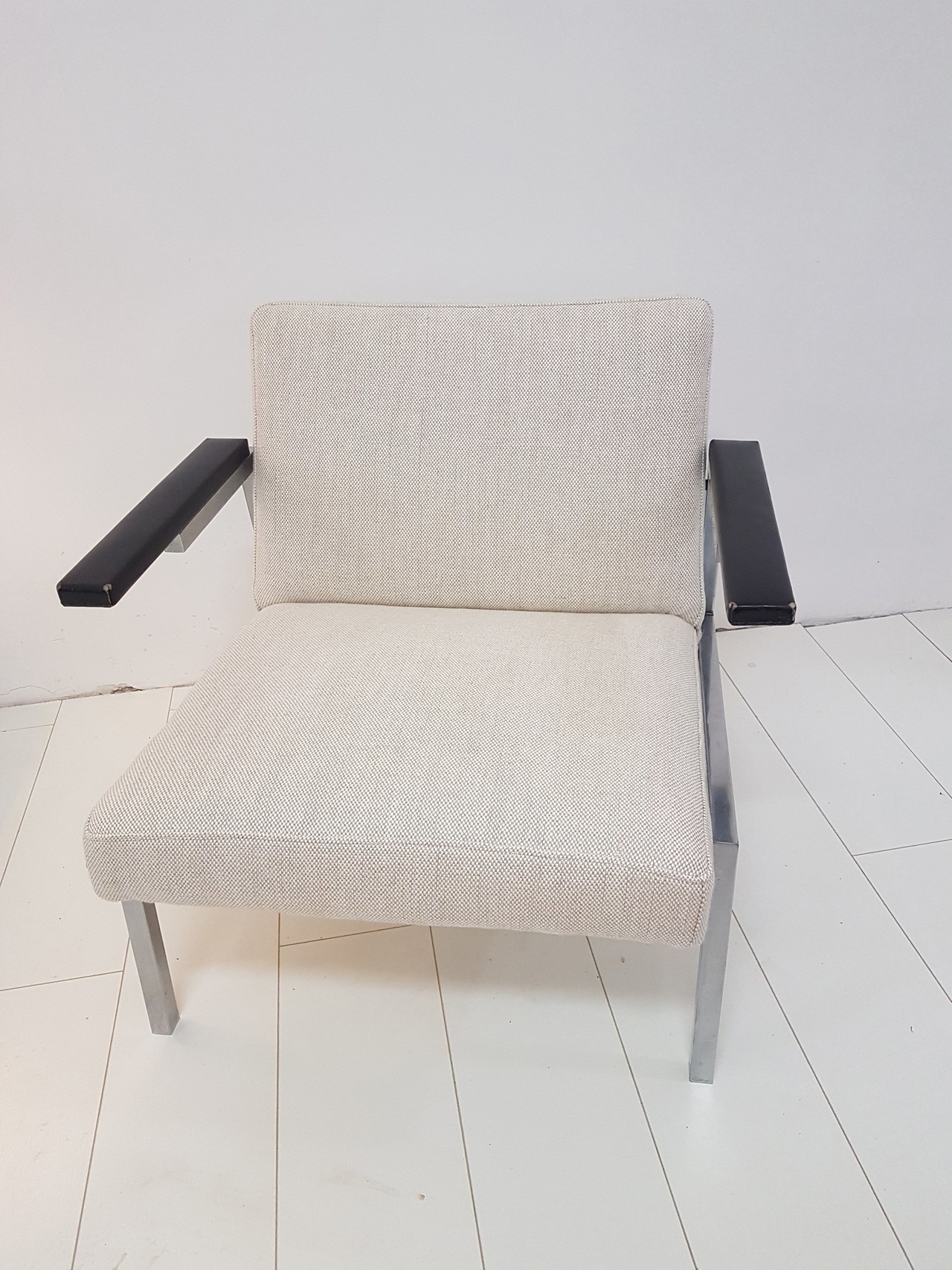't Spectrum lounge chair by Martin Visser | €375 | Whoppah