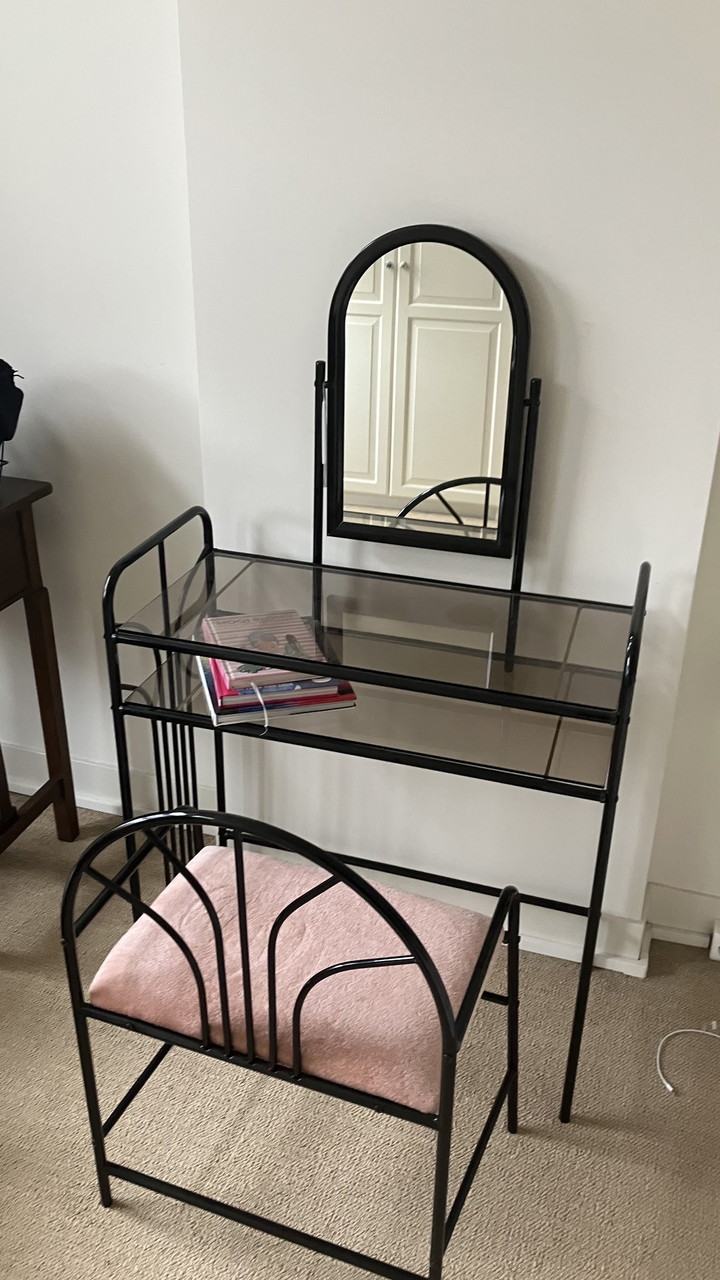 Hollywood Regency dressing table set incl. stool | €250 | Whoppah