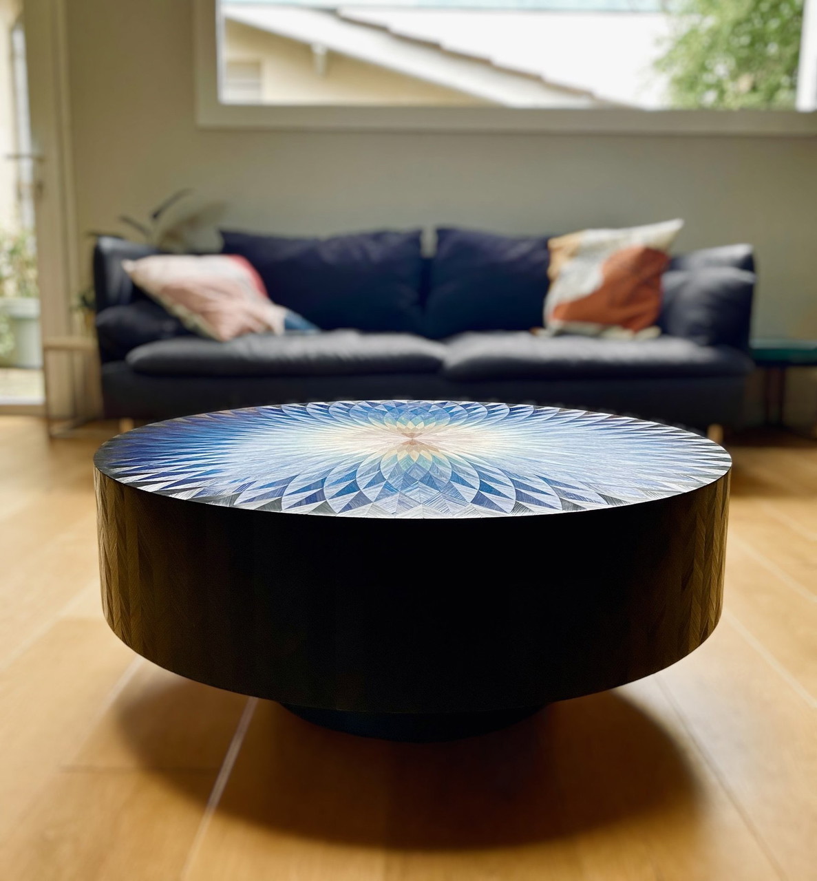 Table Rosace Marqueterie De Paille | €6,255 | Whoppah