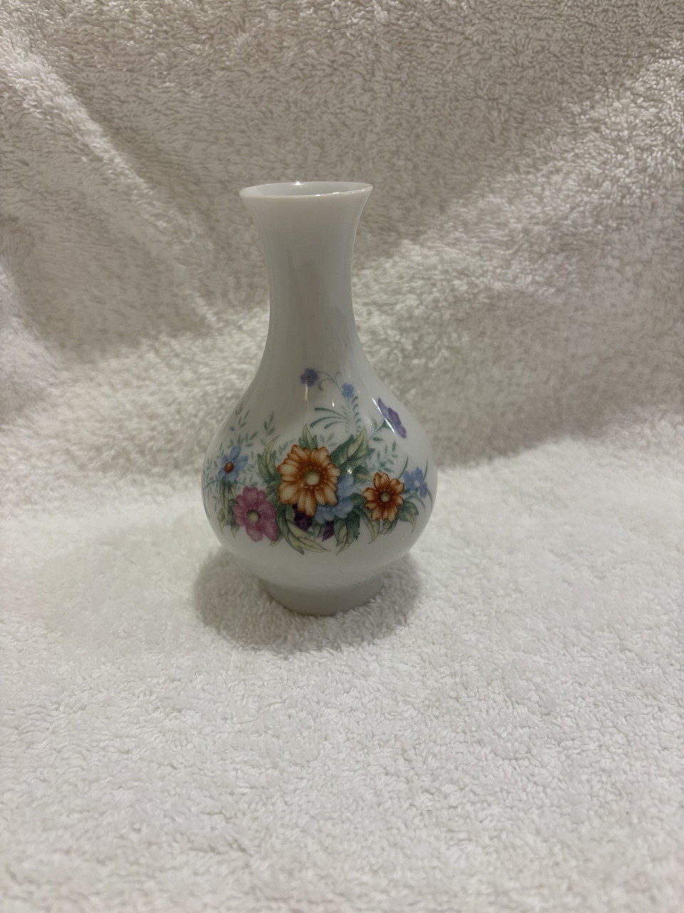 Small Chinese Porcelain Vase | €20 | Whoppah