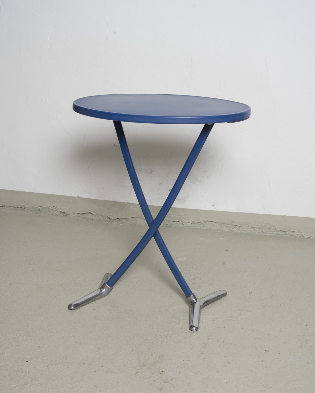 Magis side table folding table Toshiyuki Kita | €200 | Whoppah