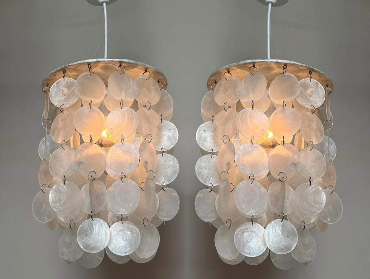 Set of 2 capiz shells bulbs pearl opaline shell | €99 | Whoppah
