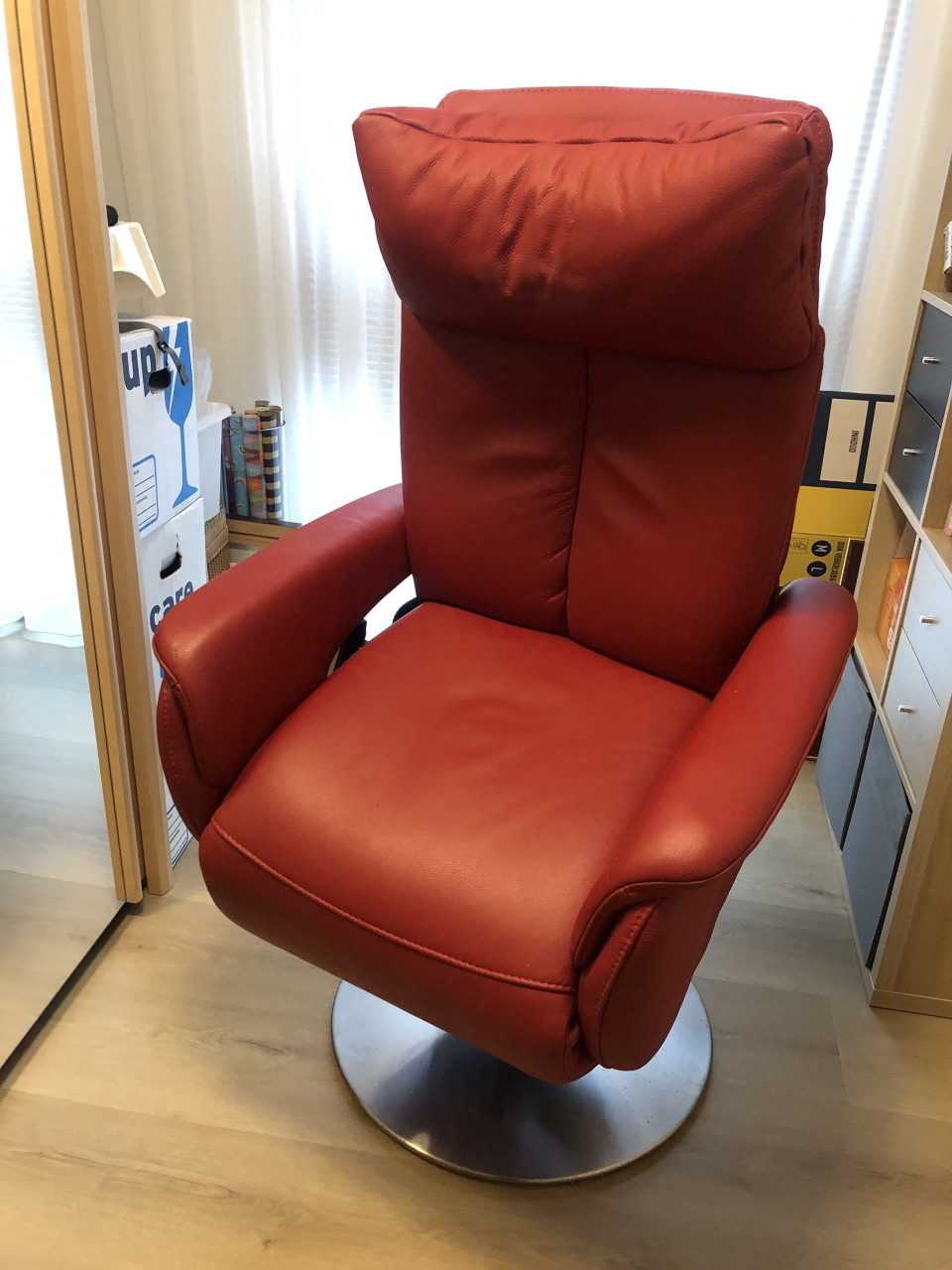 Leather Relax Sta-Op Chair | €800 | Whoppah