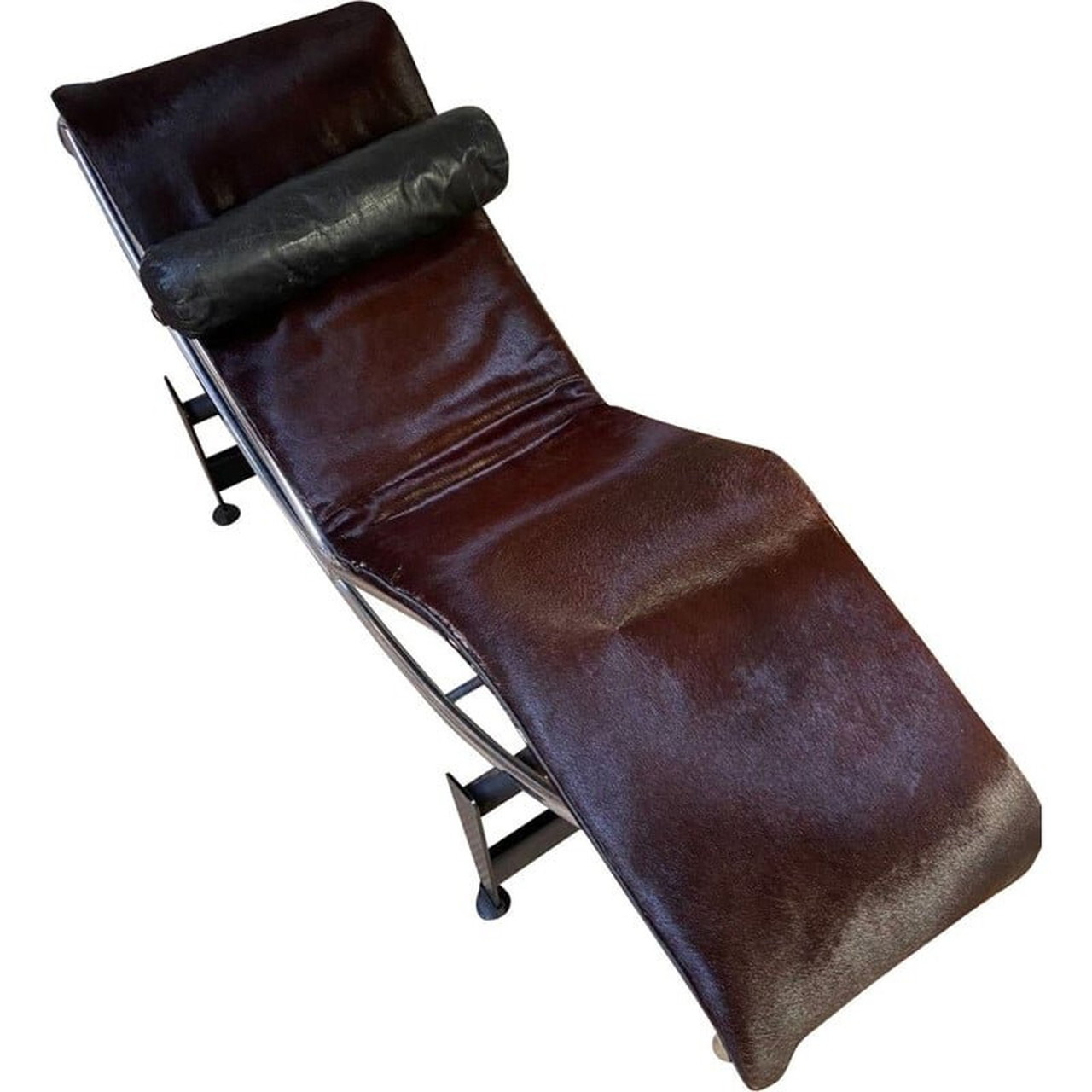 Brown cowhide vintage LC4 lounge chair by Le Corbusier, 1966 | €7,500 ...