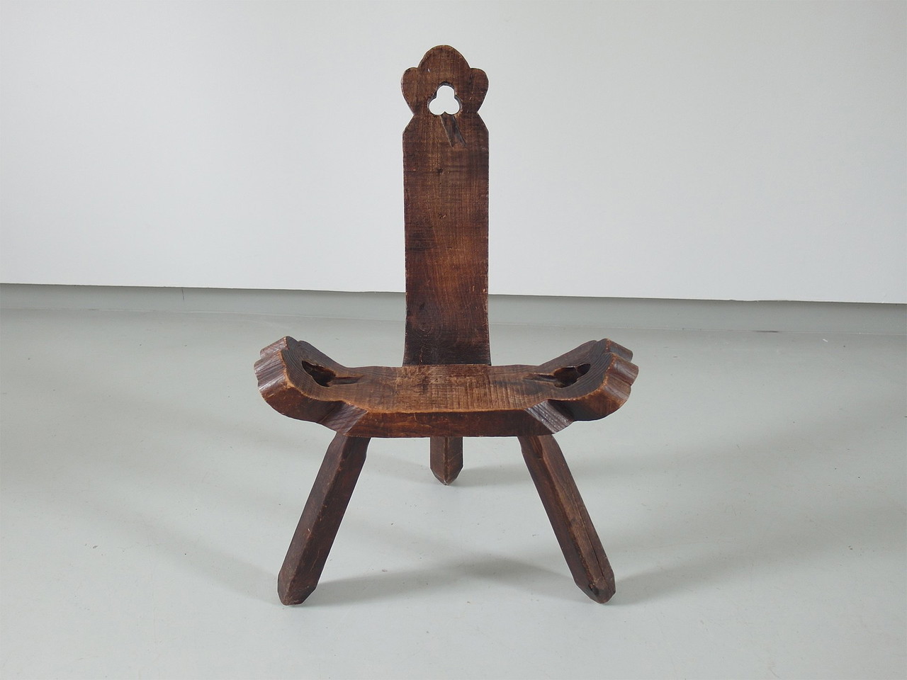 Spanish tripod stool | €180 | Whoppah