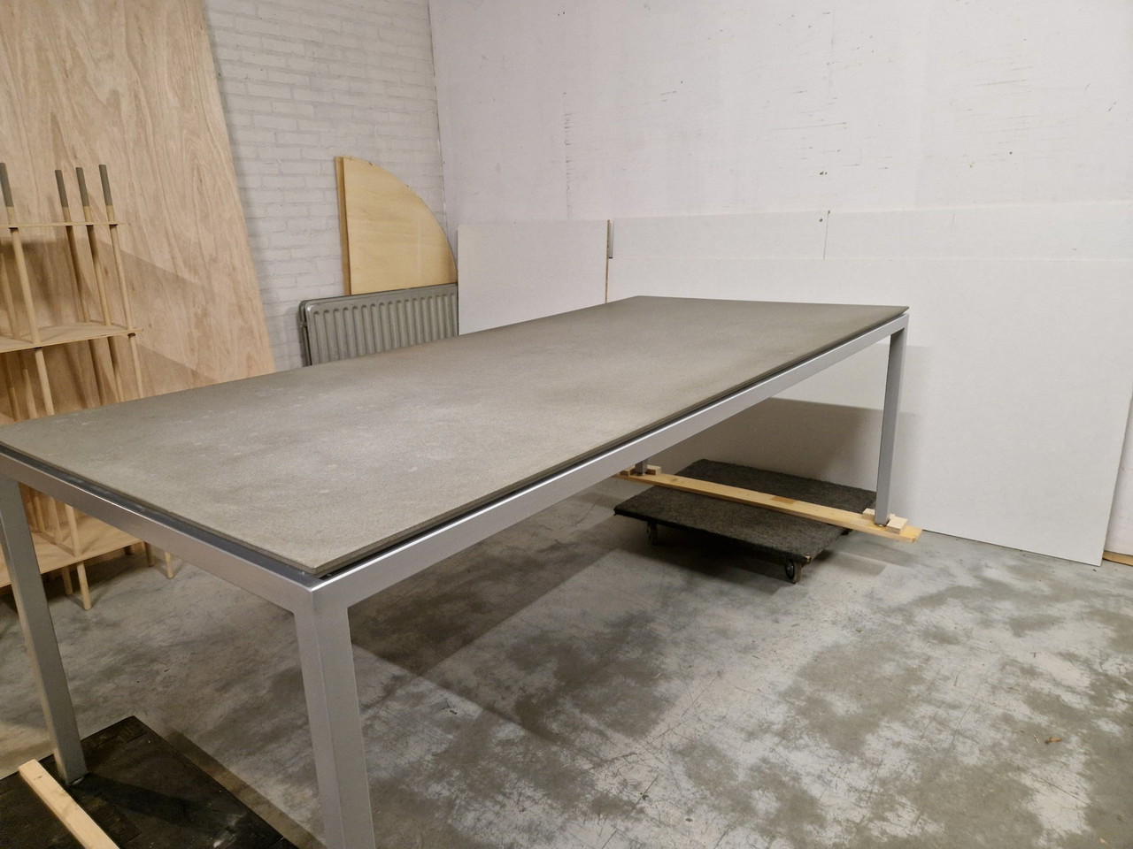 Metaform S40 Table Pietra Serena | €250 | Whoppah