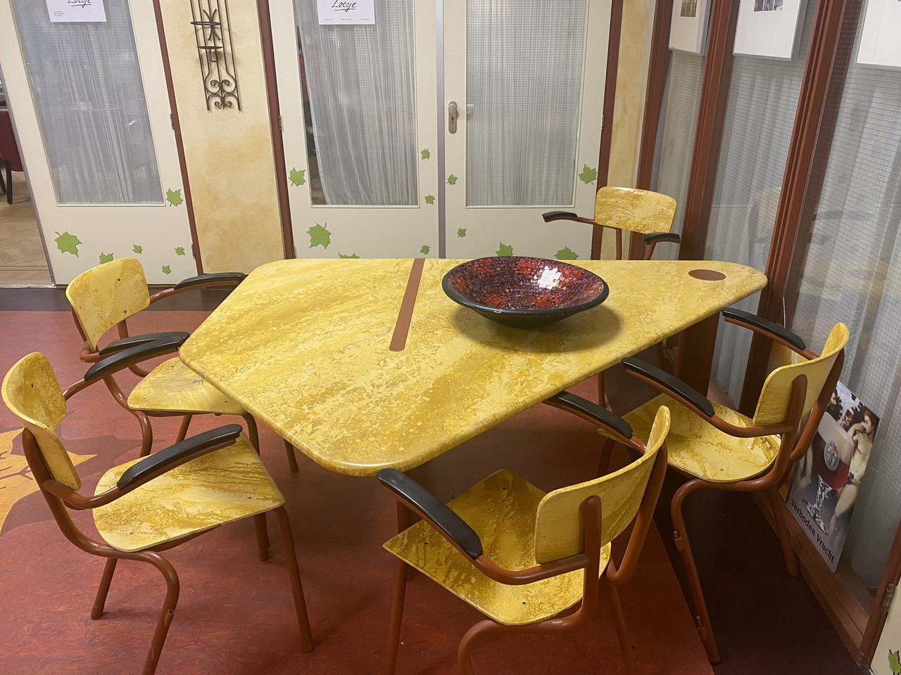 Castelijn Kite table set by Louk Straver | €400 | Whoppah