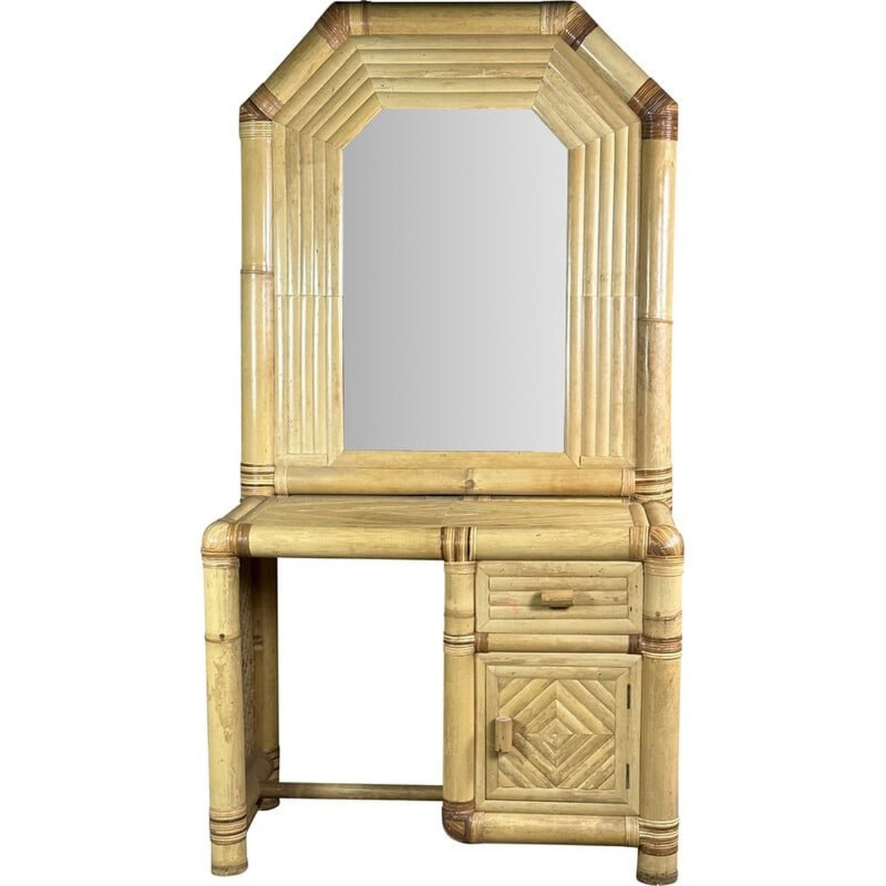 Vintage bamboo dressing table, 1970 | €800 | Whoppah