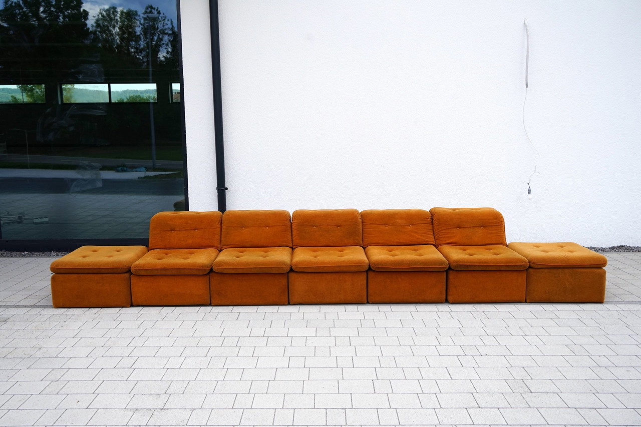 Vintage flower power sofa | €1,250 | Whoppah