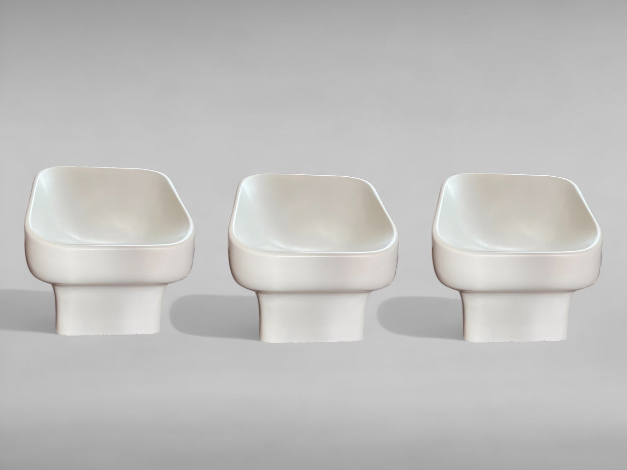 Mid - Century chairs made of fiberglass by Douglas Deeds | €3,600 | Whoppah