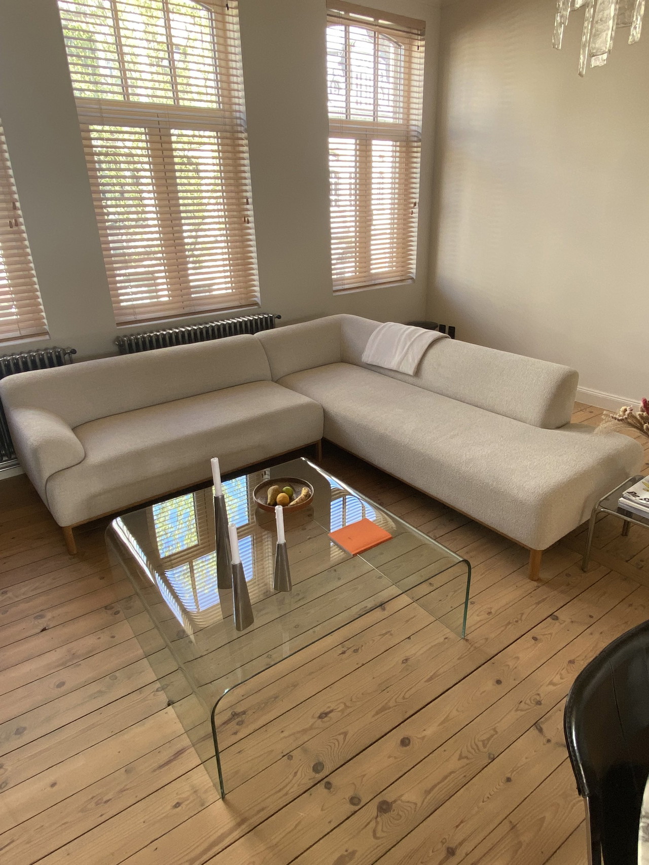 Bolia Caro 6-seat corner sofa with open end right | €4,500 | Whoppah