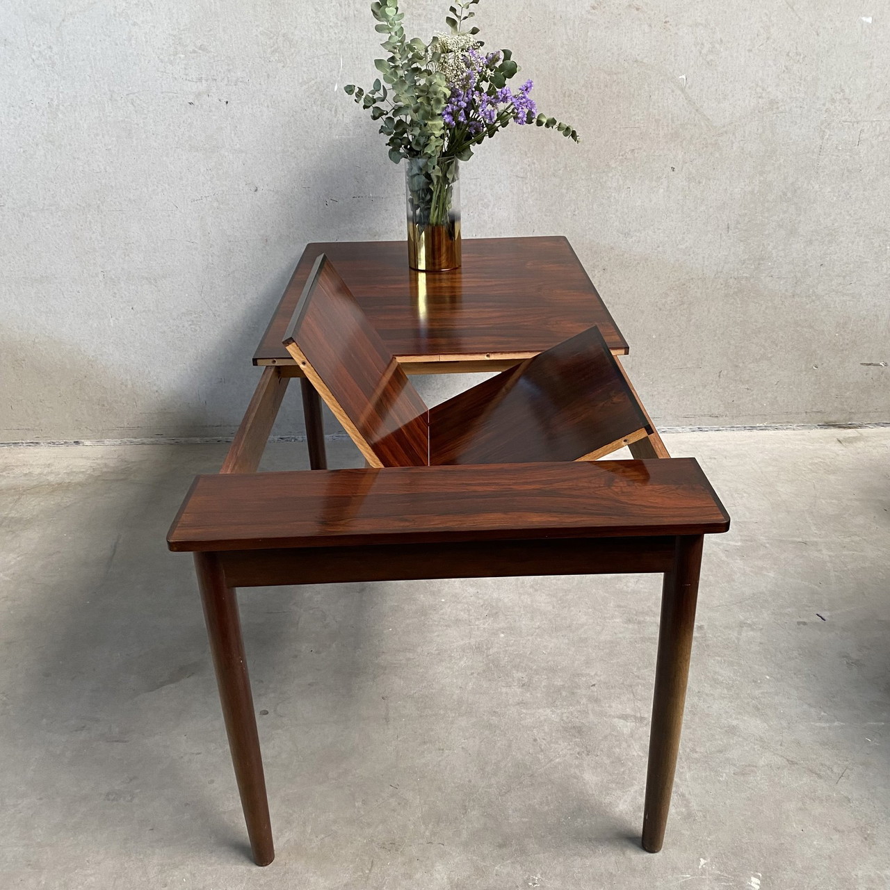 Mid-Century Topform rosewood dining room table 1970 | €1,199 | Whoppah