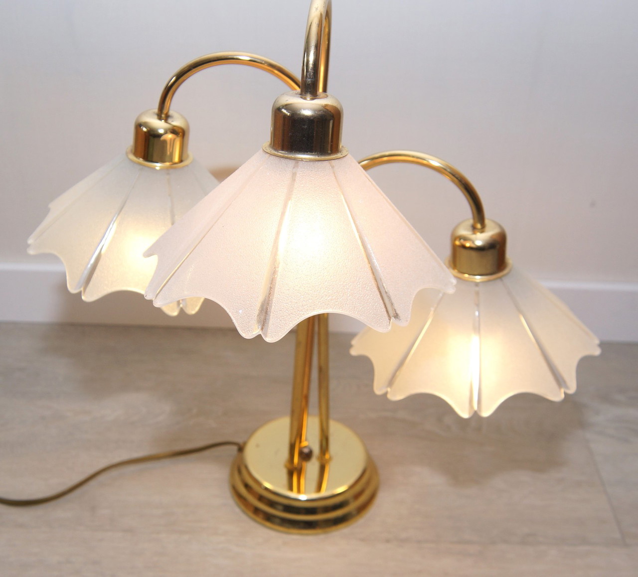 Snowdrops Messing Table Lamp | €195 | Whoppah