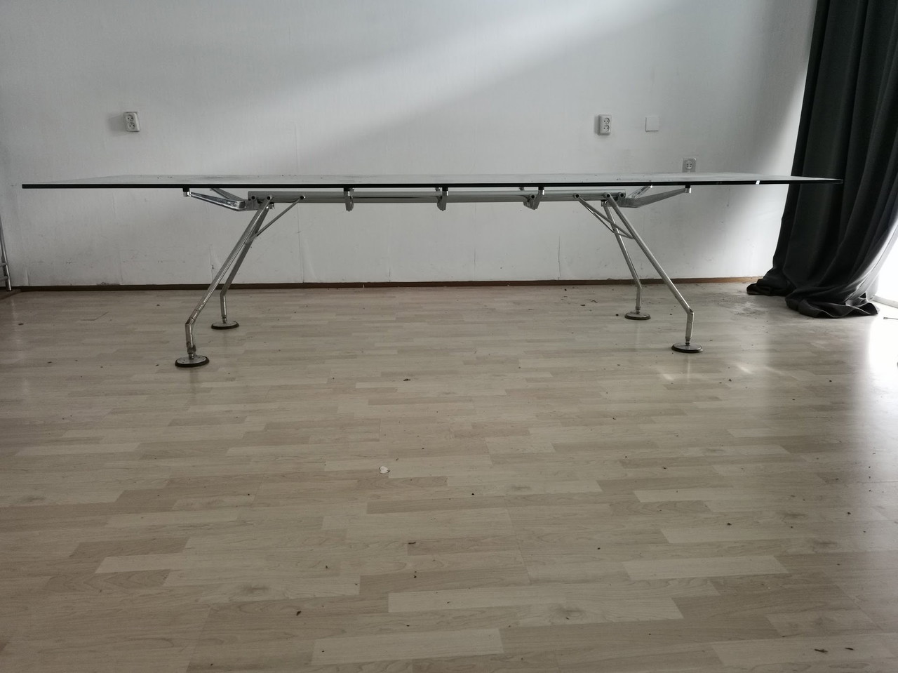 Grande tavolo Norman Foster | €1,000 | Whoppah