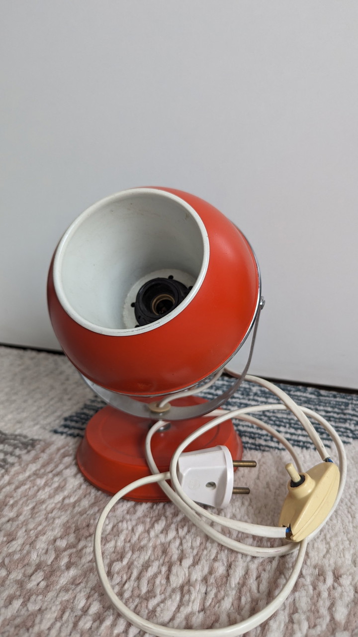 Space Age Eyeball Desk Lamp | €65 | Whoppah