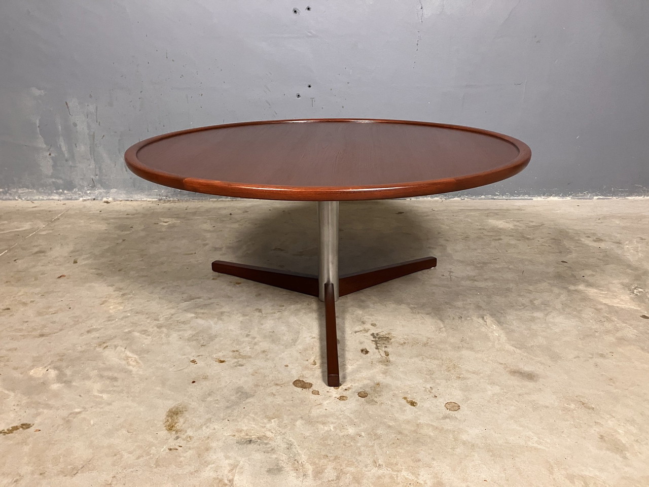 T Spectrum Coffee Table by Martin Vissser | €500 | Whoppah