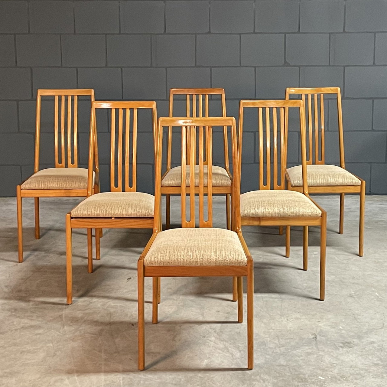Set of 6 dining chairs - Lübke - 1970s | €1,350 | Whoppah