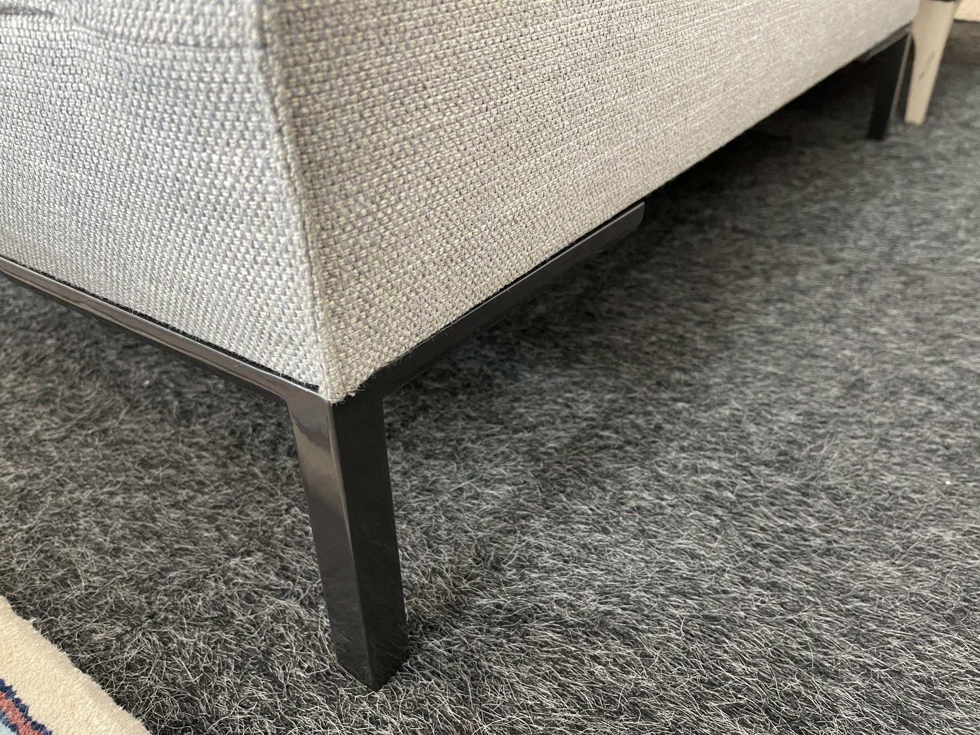 Design on Stock Aikon sofa with ottoman | €1,800 | Whoppah