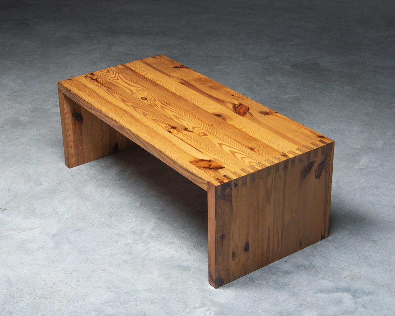 Ate van Apeldoorn Bench/Side Table | €1,000 | Whoppah