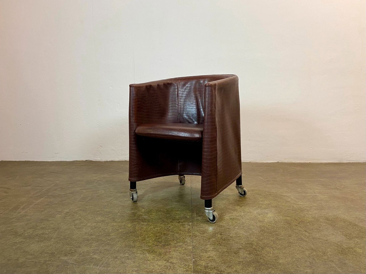 Set of 4 Flexform Mixer Chairs Italy Armchair Snakeskin | €790 | Whoppah