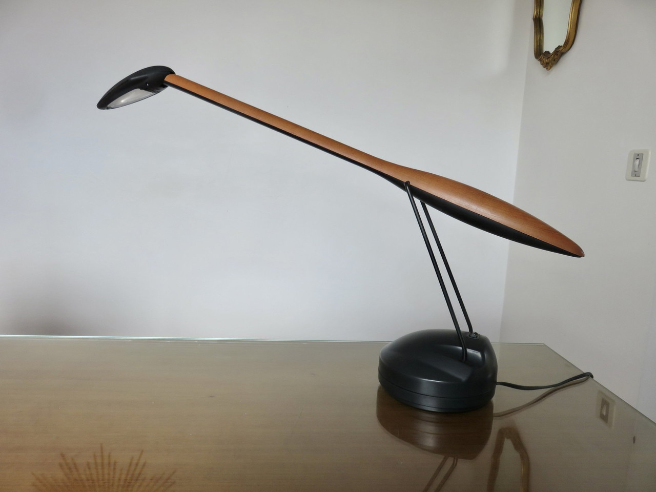 80's Cherry Wood And Polycarbonate Zoomorphic Desk Lamp | €120 | Whoppah