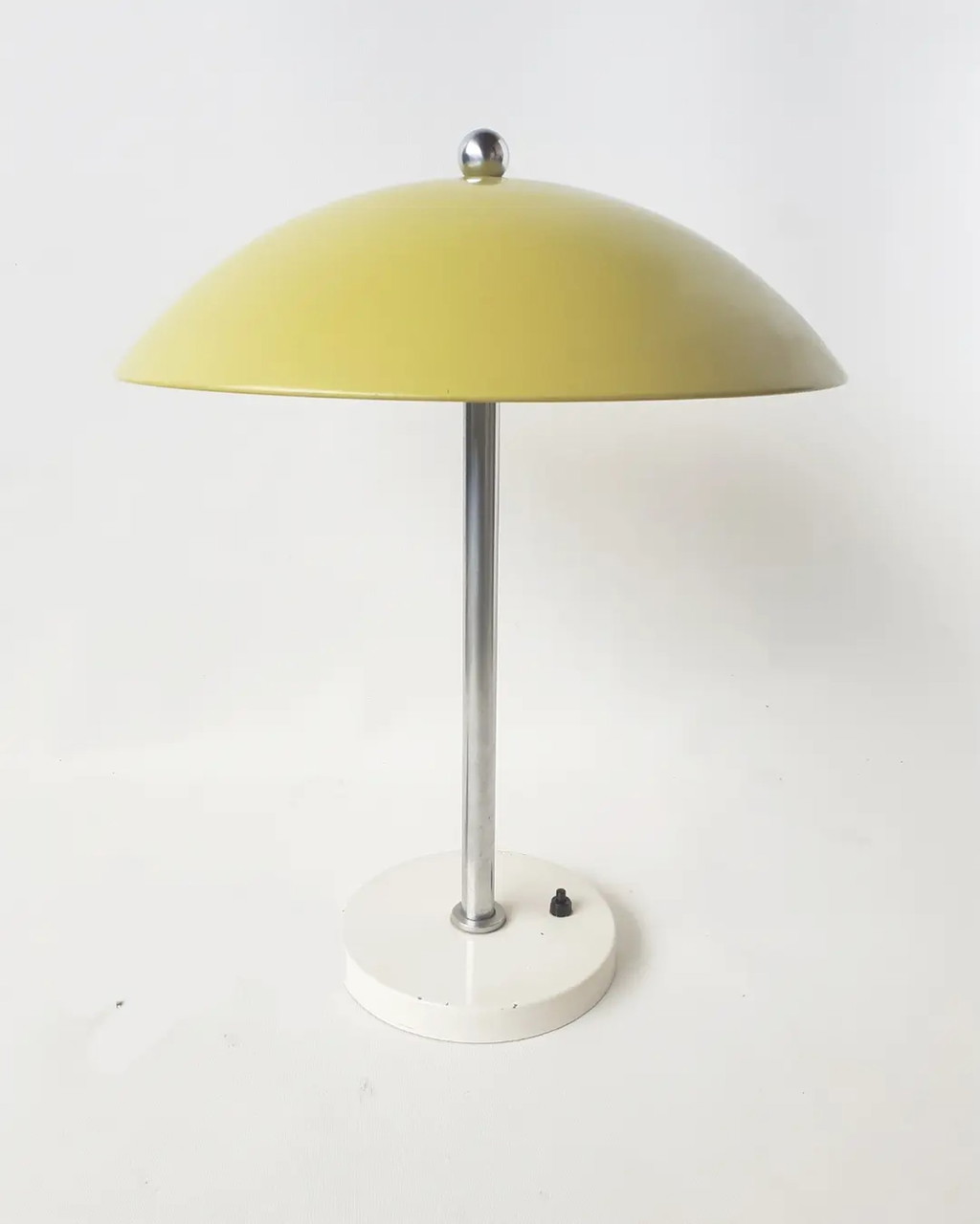 Gispen table lamp | €425 | Whoppah