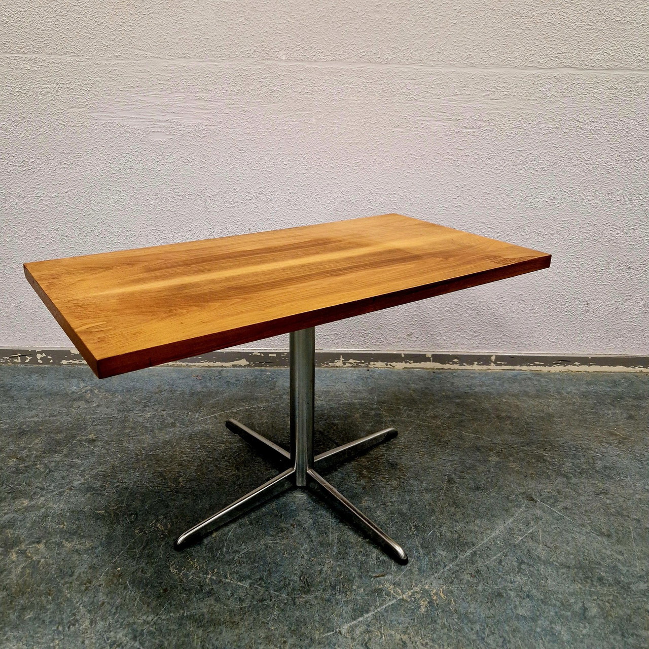 Sixties Swivel Side Table Vintage TV Table | €65 | Whoppah