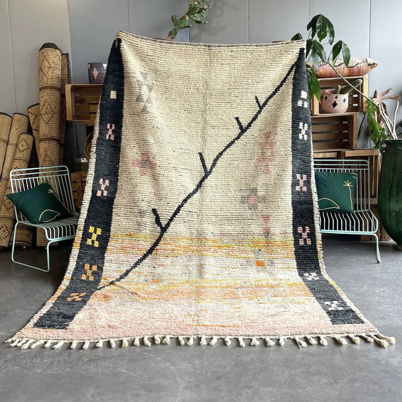 Modern Tribal Moroccan Berber Area Rug | €1,050 | Whoppah