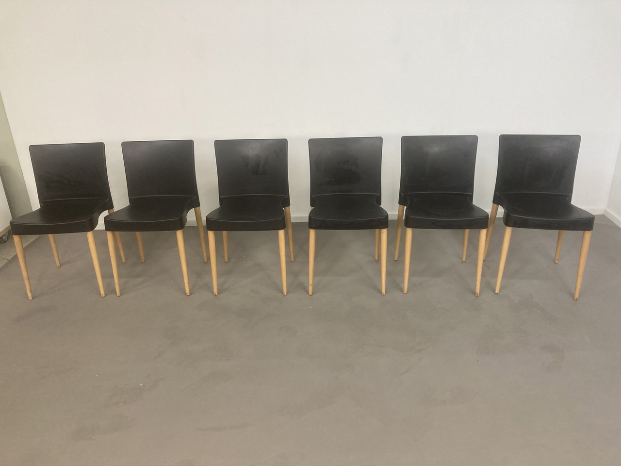 6 x Sintesi Italy Stackable Plastic with wood dining chairs | €540 ...