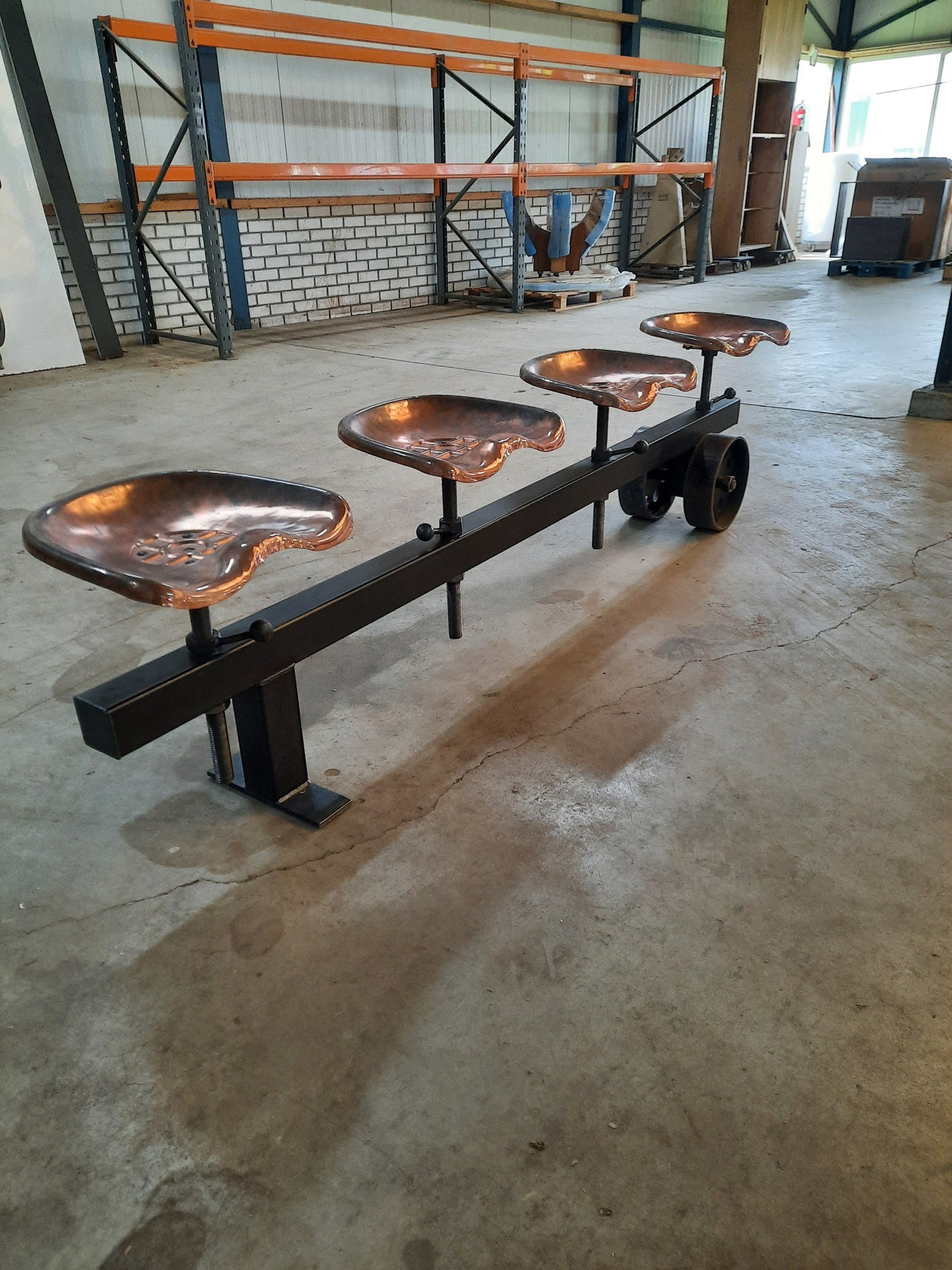 Bench Sturdy-Legs | €450 | Whoppah