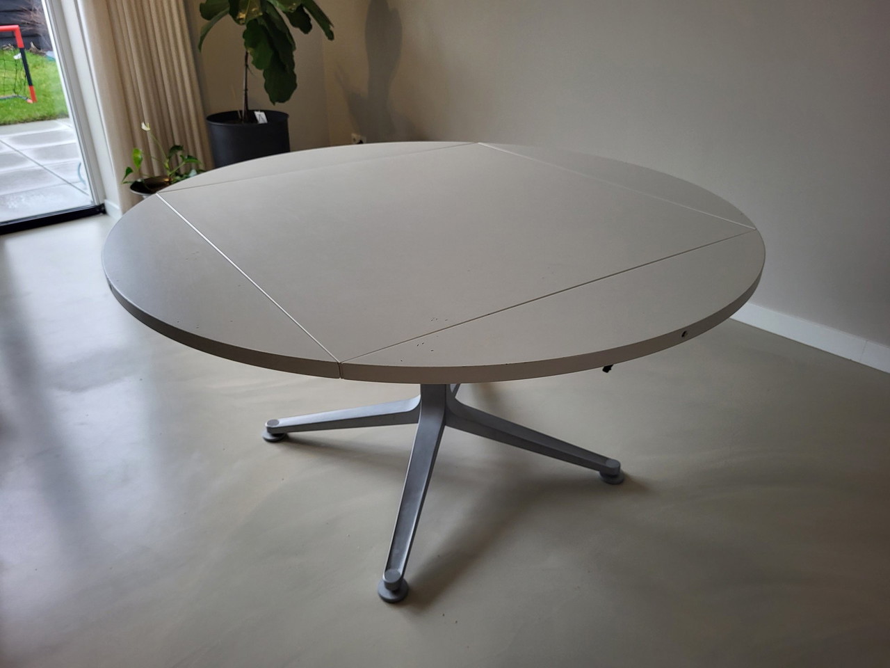 Zanotta Radice Quadra table | €800 | Whoppah