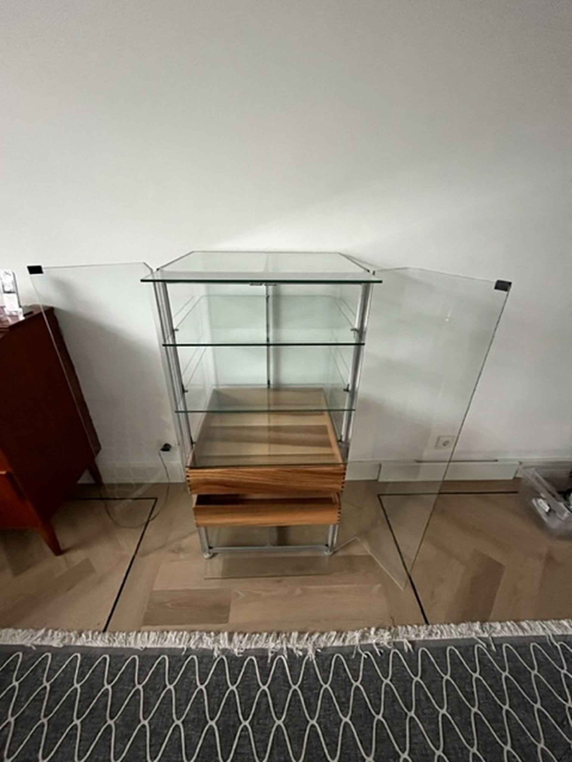 Team by Wellis E-series display cabinet Cuboid | €1,450 | Whoppah