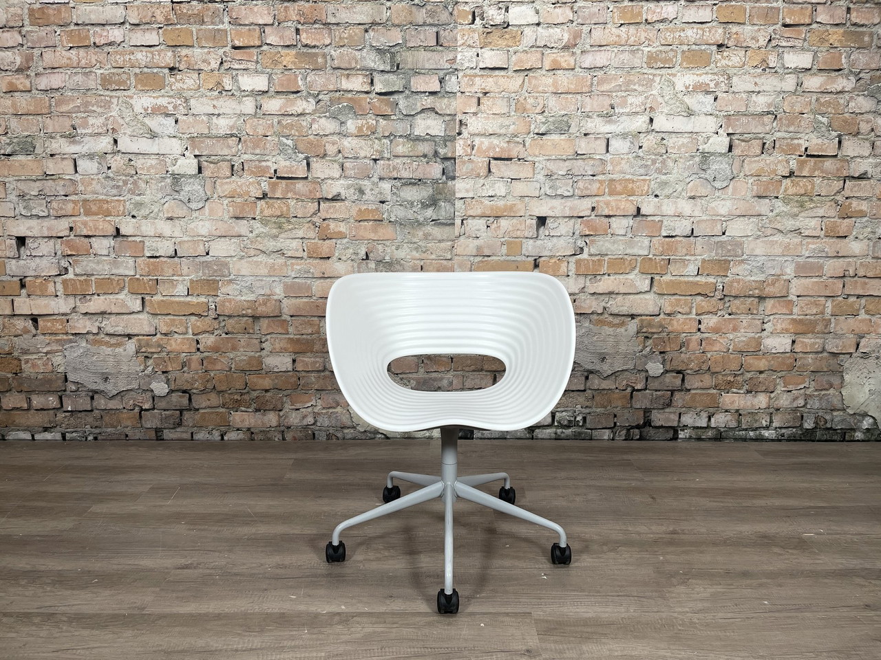 Vitra Tom Vac Swivel chair 240 Whoppah