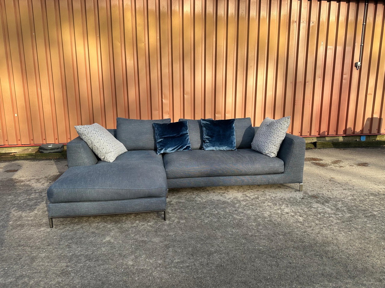 B&B Italia Ray Corner Sofa | €4,500 | Whoppah