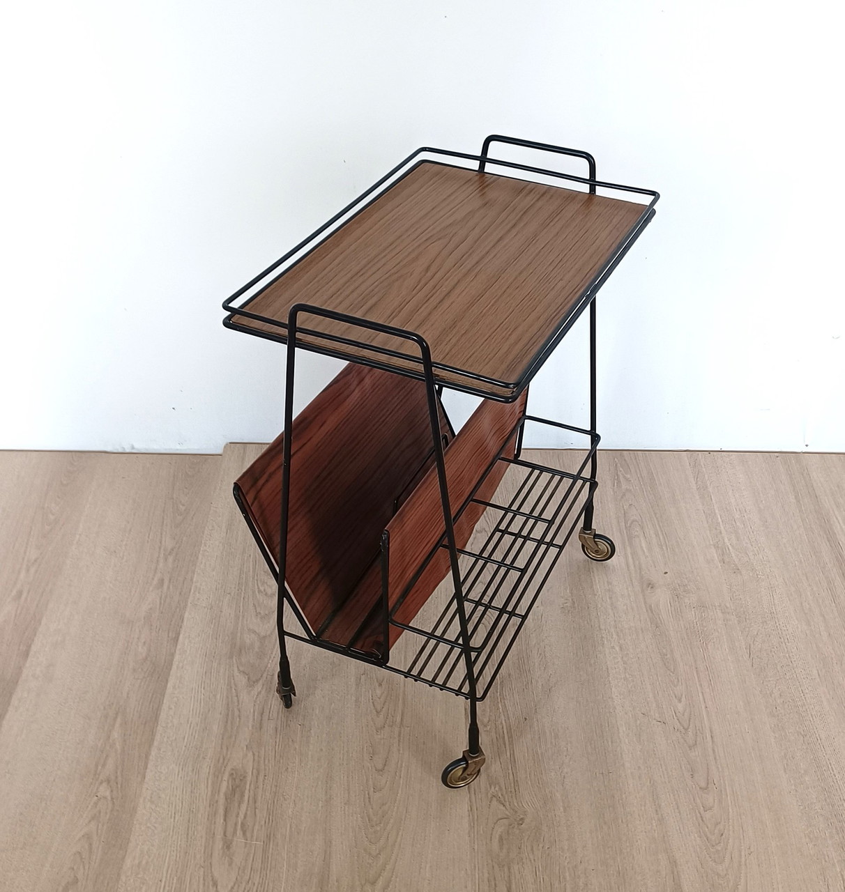 Sixties string trolley with magazine rack and bottle rack | €219 | Whoppah