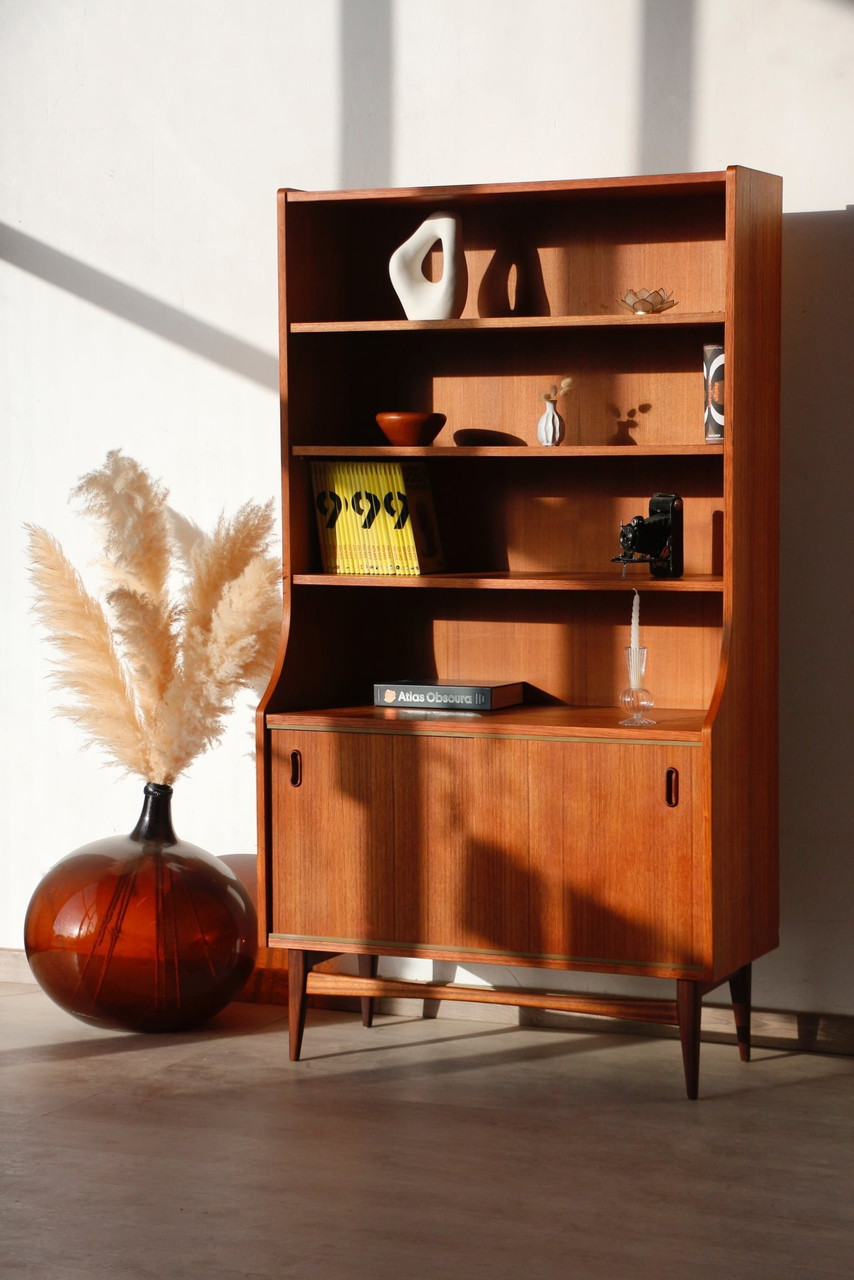 Scandinavian Vintage Teak Bookcase - 60s/70s | €1,100 | Whoppah