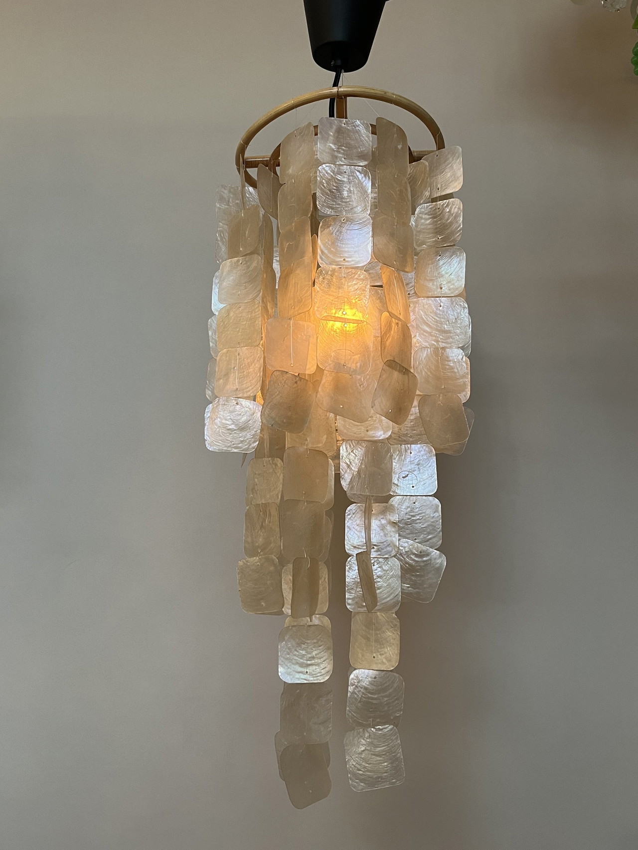 capiz shell pendant lamp pearl color bamboo frame | €75 | Whoppah
