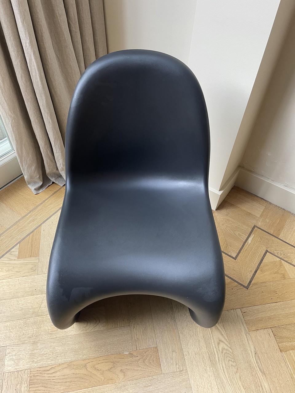 Vitra Panton Chair- Black | €225 | Whoppah