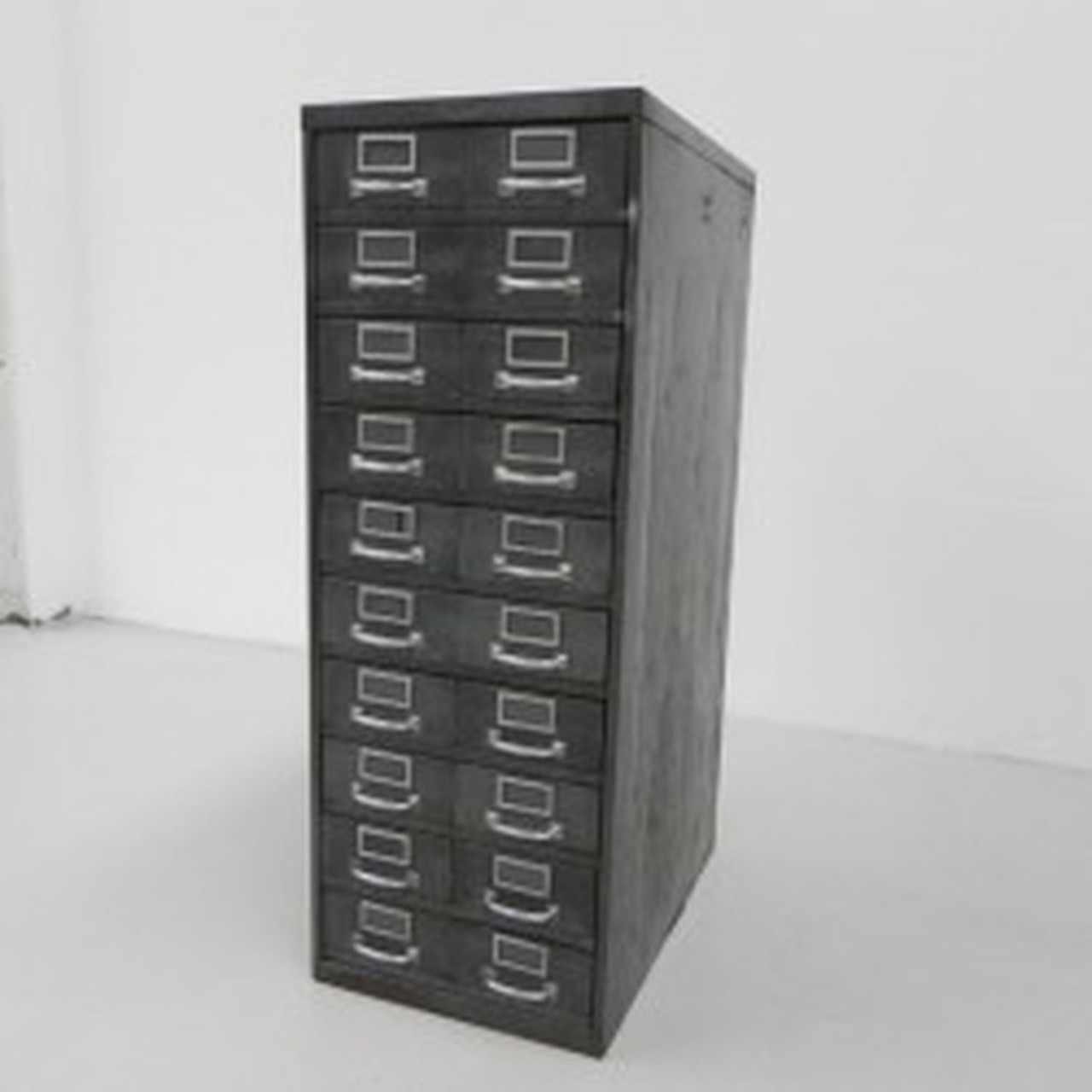 Industrial steel chest of drawers - 20 drawers | €660 | Whoppah