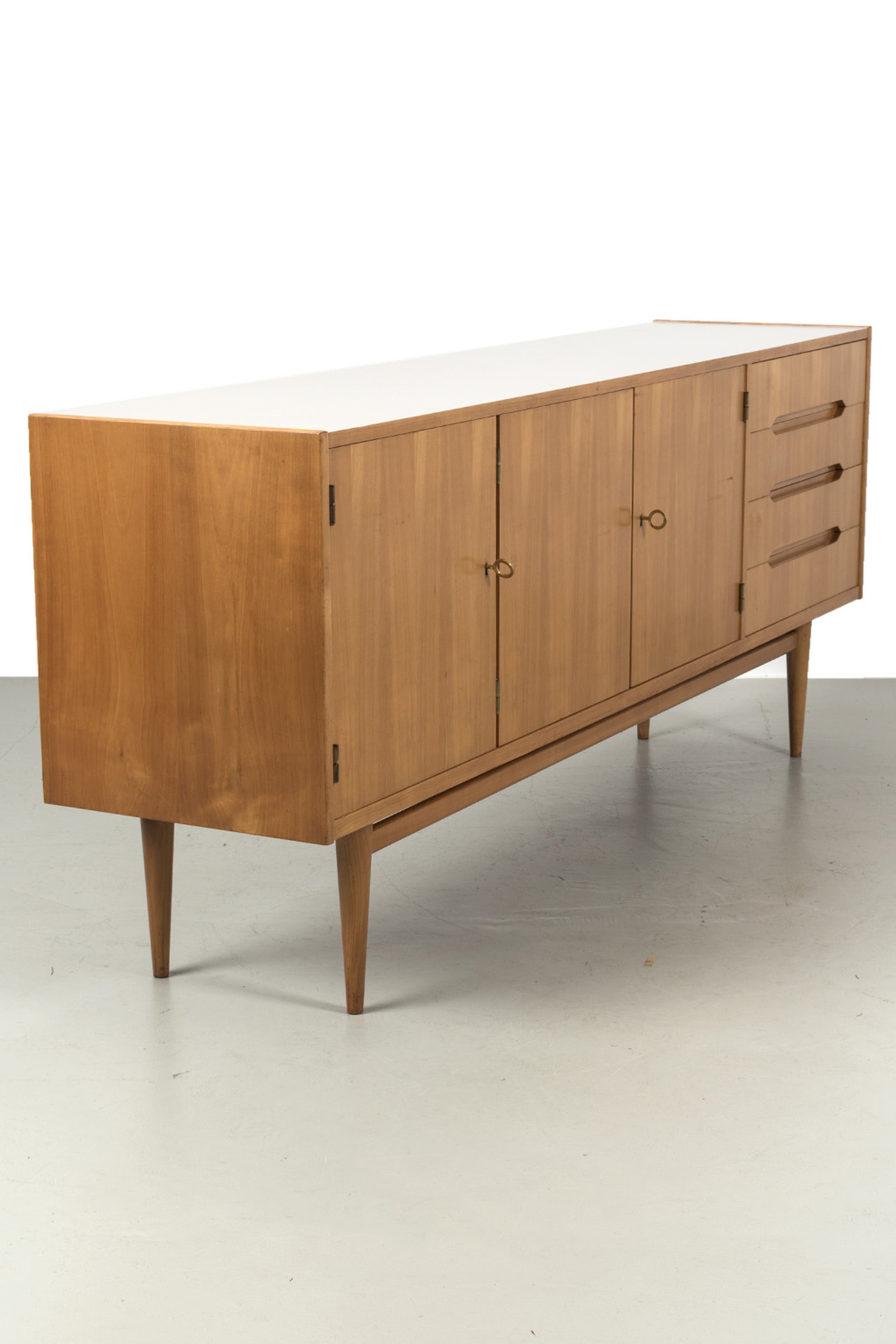 Vintage German sideboard | € 1,431 | Whoppah