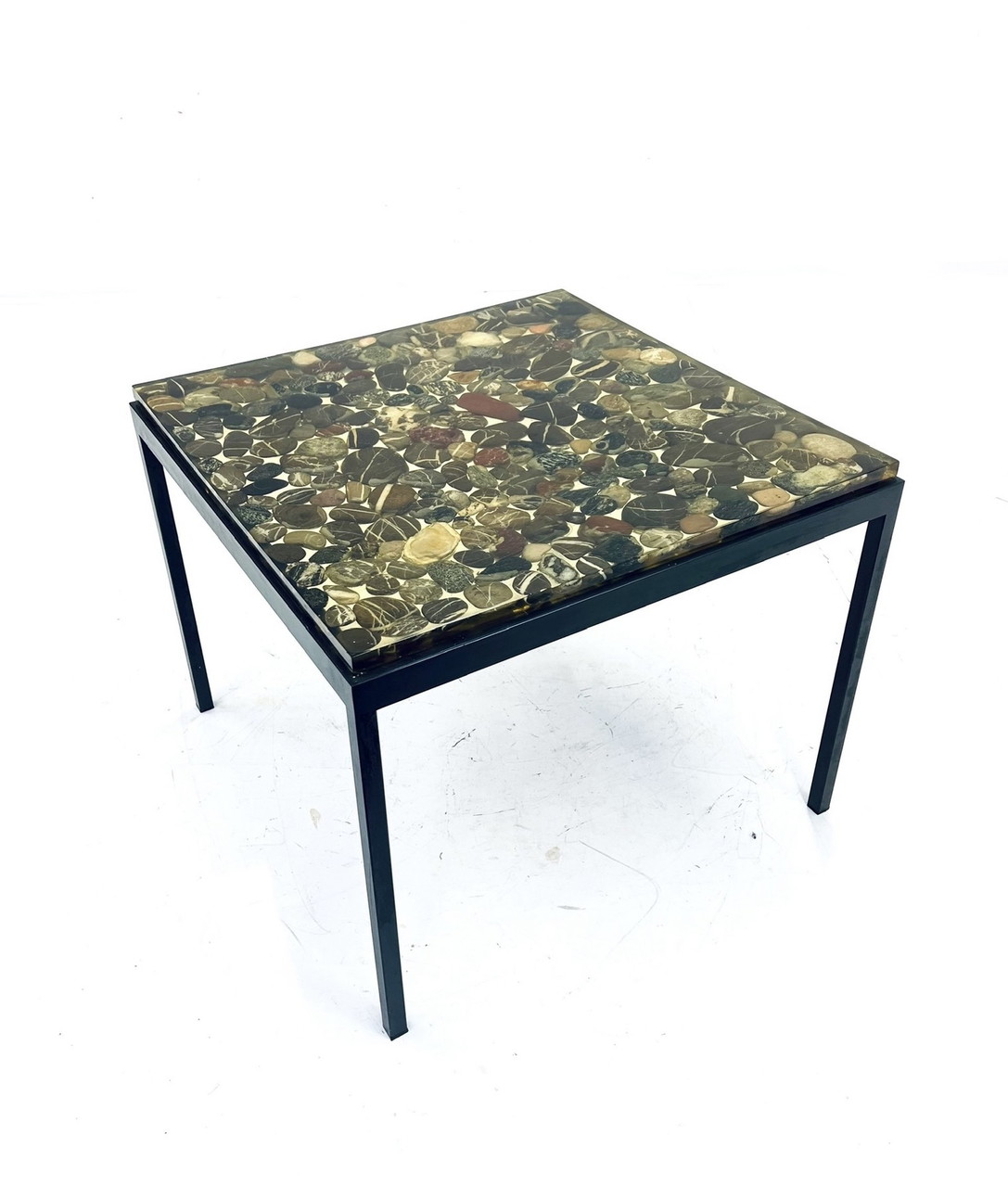 Epoxy & pebble coffee table | €375 | Whoppah