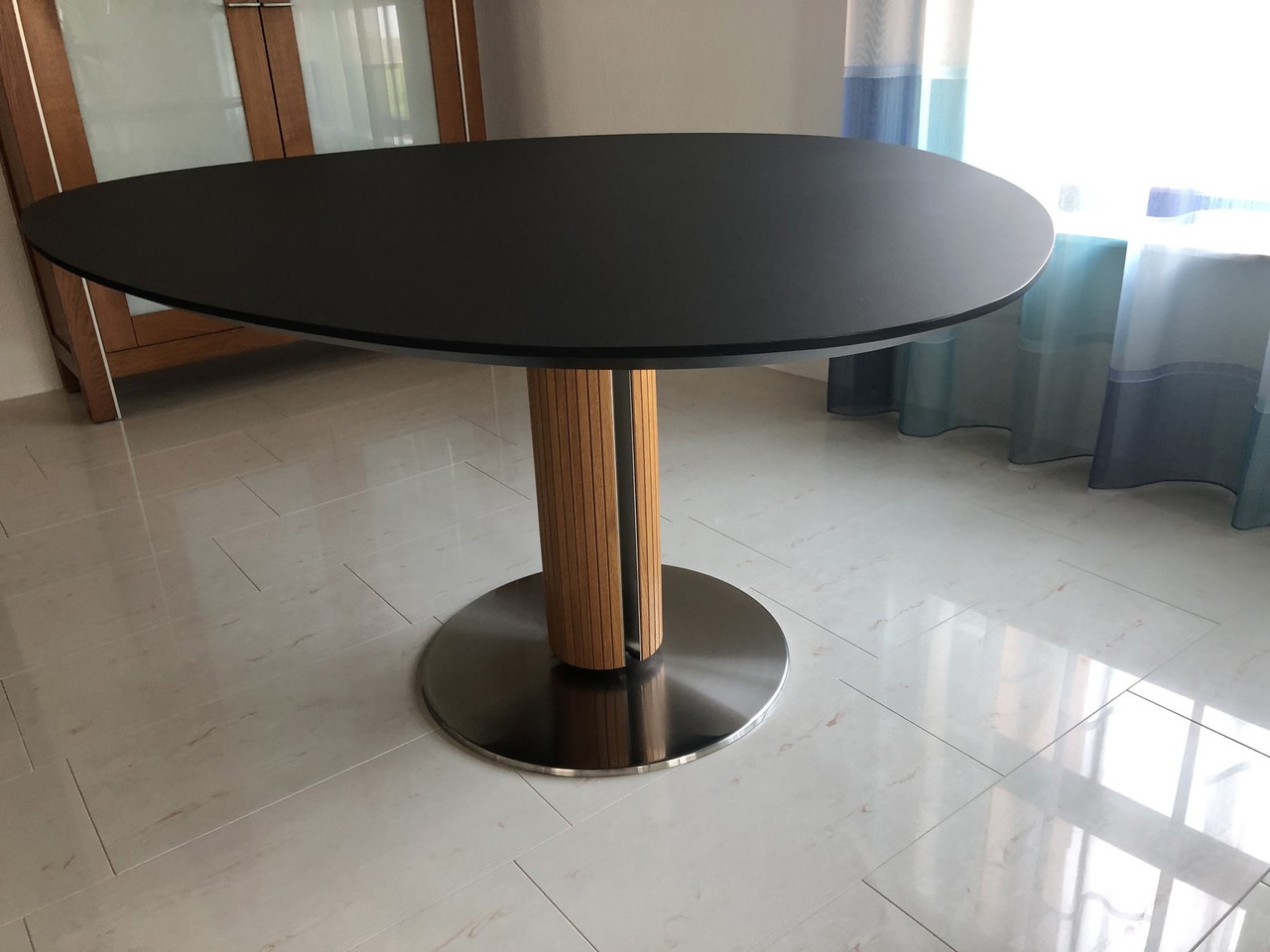 Bree's new world Dining room table steely | €700 | Whoppah