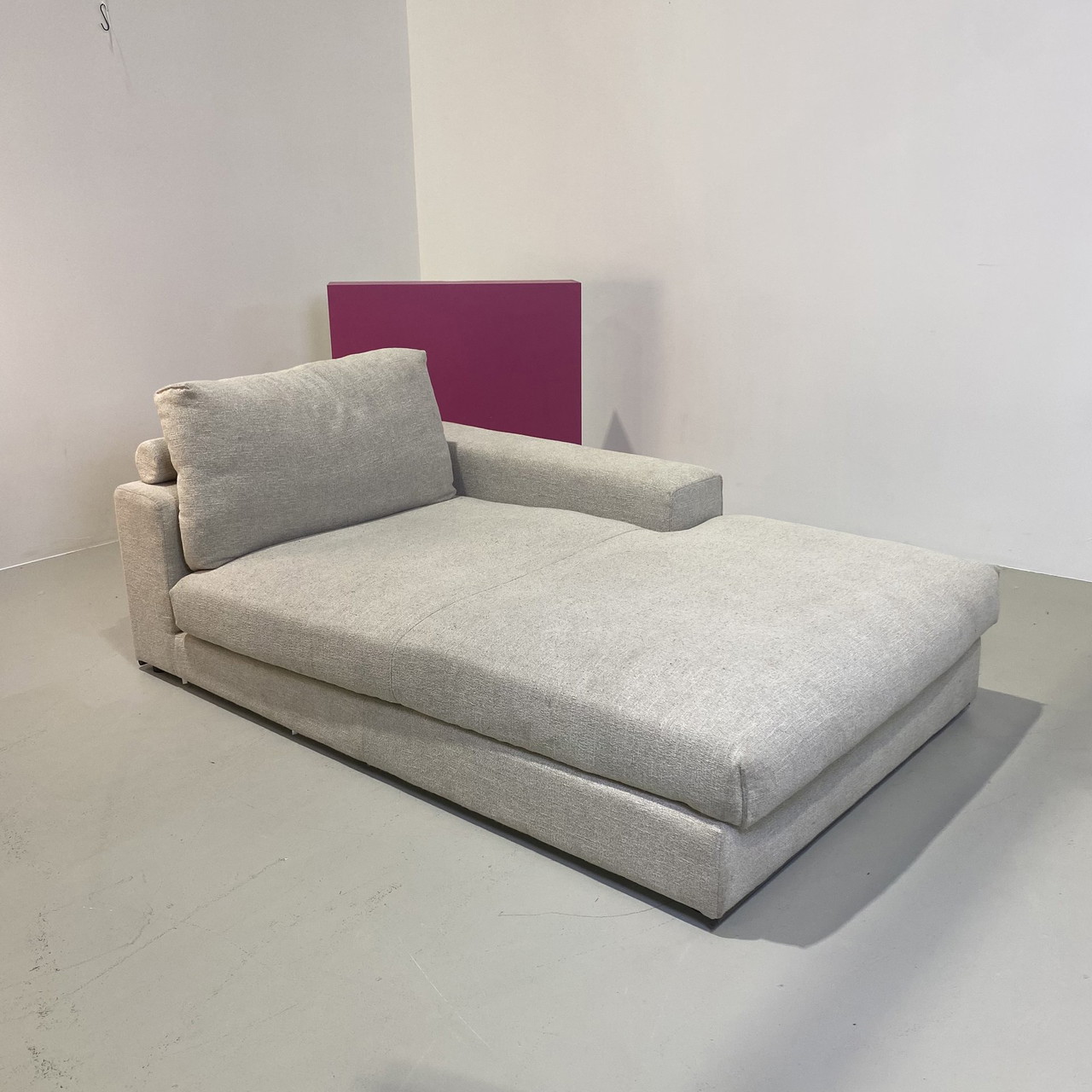 Melchior Interior cinaro longchair écru | €450 | Whoppah