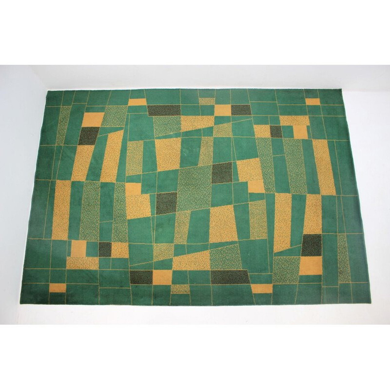 Vintage geometric rug, Czech 1950 | €1,490 | Whoppah