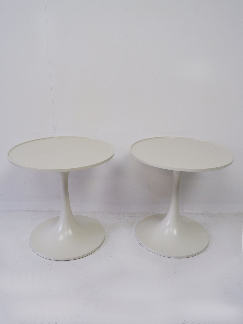 Set of 2 Space Age side tables, 1970s | €315 | Whoppah